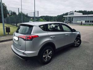 Grey Toyota RAV4 2017 in Vilnius, with an engine capacity of 2.00 L and mileage of 260 thousand km for 9650 €, photo 8 on AUTOMOTO.COM.LV