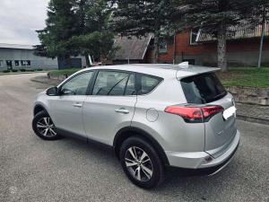 Grey Toyota RAV4 2017 in Vilnius, with an engine capacity of 2.00 L and mileage of 260 thousand km for 9650 €, photo 9 on AUTOMOTO.COM.LV