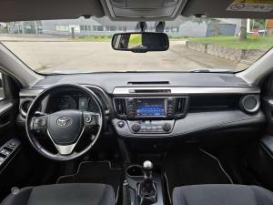 Grey Toyota RAV4 2017 in Vilnius, with an engine capacity of 2.00 L and mileage of 260 thousand km for 9650 €, photo 11 on AUTOMOTO.COM.LV