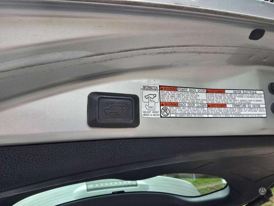 Grey Toyota RAV4 2017 in Vilnius, with an engine capacity of 2.00 L and mileage of 260 thousand km for 9650 €, photo 12 on AUTOMOTO.COM.LV