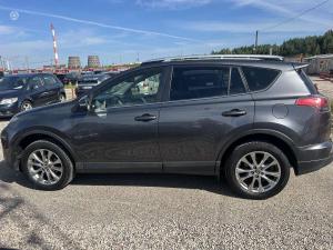 Grey Toyota RAV4 2017 in Vilnius, with an engine capacity of 2.00 L and mileage of 208 thousand km for 14300 €, photo 6 on AUTOMOTO.COM.LV