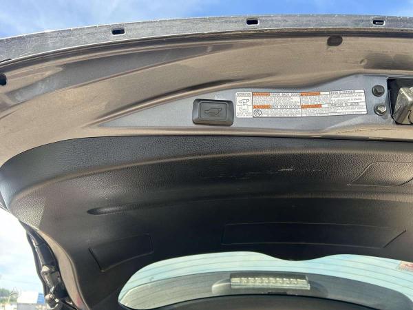 Grey Toyota RAV4 2017 in Vilnius, with an engine capacity of 2.00 L and mileage of 208 thousand km for 14300 €, photo 8 on AUTOMOTO.COM.LV