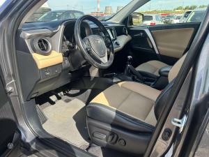 Grey Toyota RAV4 2017 in Vilnius, with an engine capacity of 2.00 L and mileage of 208 thousand km for 14300 €, photo 17 on AUTOMOTO.COM.LV