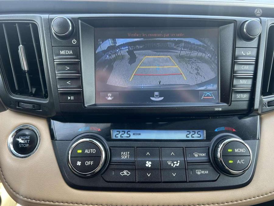 Grey Toyota RAV4 2017 in Vilnius, with an engine capacity of 2.00 L and mileage of 208 thousand km for 14300 €, photo 19 on AUTOMOTO.COM.LV