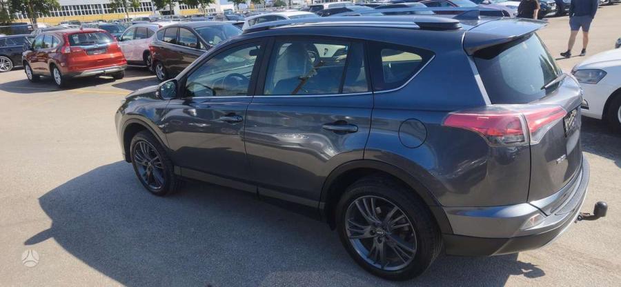 Pelēks Toyota RAV4 2017 Klaipėda, ar dzinēja tilpumu 2.00 L un nobraukumu 225 tūkst. km par 12450 €, foto 9 vietnē AUTOMOTO.COM.LV