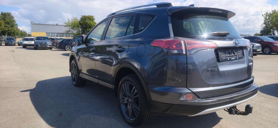 Pelēks Toyota RAV4 2017 Klaipėda, ar dzinēja tilpumu 2.00 L un nobraukumu 225 tūkst. km par 12450 €, foto 10 vietnē AUTOMOTO.COM.LV