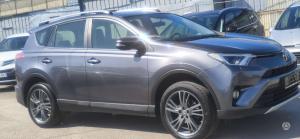 Pelēks Toyota RAV4 2017 Klaipėda, ar dzinēja tilpumu 2.00 L un nobraukumu 225 tūkst. km par 12450 €, foto 12 vietnē AUTOMOTO.COM.LV
