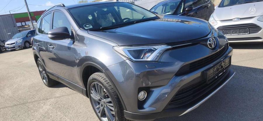Pelēks Toyota RAV4 2017 Klaipėda, ar dzinēja tilpumu 2.00 L un nobraukumu 225 tūkst. km par 12450 €, foto 13 vietnē AUTOMOTO.COM.LV
