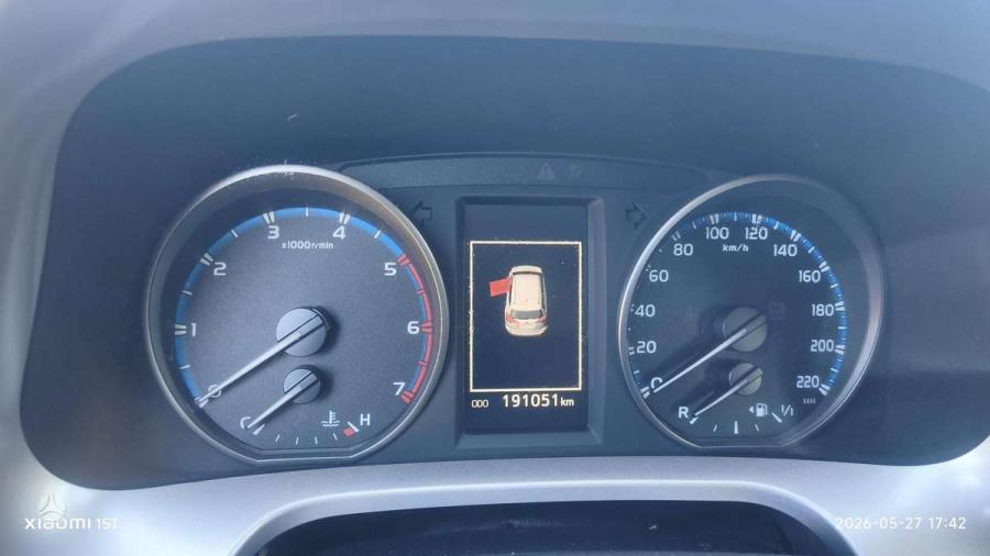 Pelēks Toyota RAV4 2017 Klaipėda, ar dzinēja tilpumu 2.00 L un nobraukumu 225 tūkst. km par 12450 €, foto 19 vietnē AUTOMOTO.COM.LV
