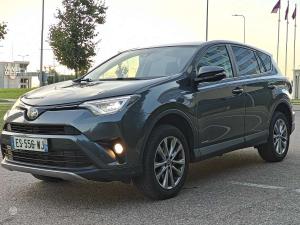 Grey Toyota RAV4 2017 in Vilnius, with an engine capacity of 2.49 L and mileage of 297 thousand km for 13300 €, photo 3 on AUTOMOTO.COM.LV