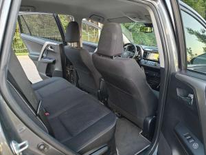 Grey Toyota RAV4 2017 in Vilnius, with an engine capacity of 2.49 L and mileage of 297 thousand km for 13300 €, photo 15 on AUTOMOTO.COM.LV