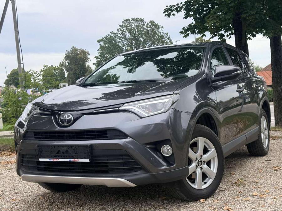 Grey Toyota RAV4 2017 in Ukmerge, with an engine capacity of 2.00 L and mileage of 245 thousand km for 12750 €, photo 1 on AUTOMOTO.COM.LV