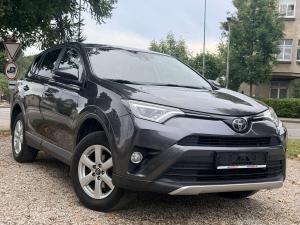 Grey Toyota RAV4 2017 in Ukmerge, with an engine capacity of 2.00 L and mileage of 245 thousand km for 12750 €, photo 3 on AUTOMOTO.COM.LV