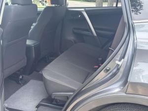 Grey Toyota RAV4 2017 in Ukmerge, with an engine capacity of 2.00 L and mileage of 245 thousand km for 12750 €, photo 16 on AUTOMOTO.COM.LV