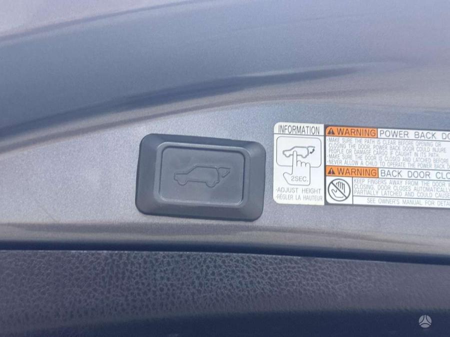 Grey Toyota RAV4 2017 in Ukmerge, with an engine capacity of 2.00 L and mileage of 245 thousand km for 12750 €, photo 18 on AUTOMOTO.COM.LV