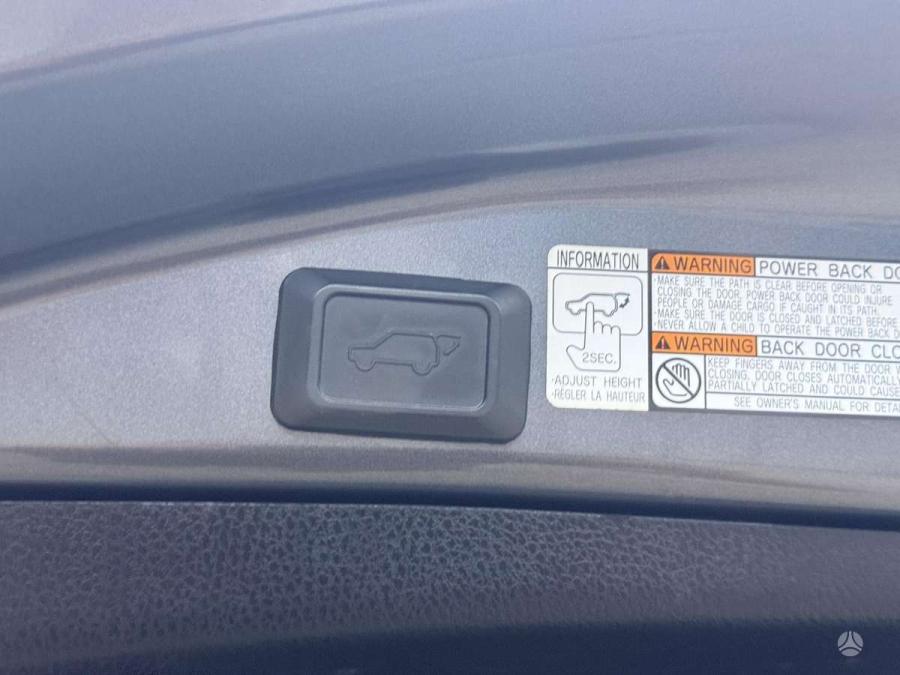 Grey Toyota RAV4 2017 in Ukmerge, with an engine capacity of 2.00 L and mileage of 245 thousand km for 12750 €, photo 18 on AUTOMOTO.COM.LV