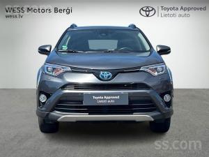 Grey Toyota RAV4 2018 in Riga, with an engine capacity of 2.50 L and mileage of 104 thousand km for 19500 €, photo 5 on AUTOMOTO.COM.LV