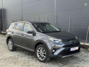 Grey Toyota RAV4 2018 in Vilnius, with an engine capacity of 2.00 L and mileage of 197 thousand km for 15900 €, photo 2 on AUTOMOTO.COM.LV