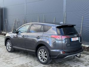 Grey Toyota RAV4 2018 in Vilnius, with an engine capacity of 2.00 L and mileage of 197 thousand km for 15900 €, photo 6 on AUTOMOTO.COM.LV