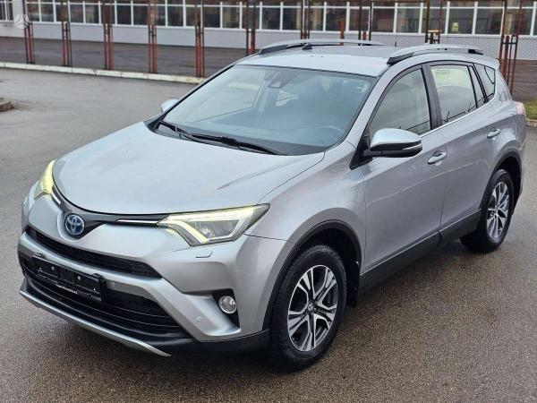 Pelēks Toyota RAV4 2018 Rokiškis, ar dzinēja tilpumu 2.49 L un nobraukumu 270 tūkst. km par 9950 €, foto 2 vietnē AUTOMOTO.COM.LV