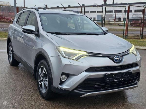 Pelēks Toyota RAV4 2018 Rokiškis, ar dzinēja tilpumu 2.49 L un nobraukumu 270 tūkst. km par 9950 €, foto 3 vietnē AUTOMOTO.COM.LV