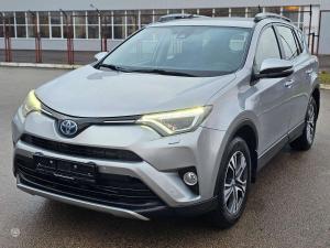 Grey Toyota RAV4 2018 in Rokiskis, with an engine capacity of 2.49 L and mileage of 270 thousand km for 9950 €, photo 4 on AUTOMOTO.COM.LV