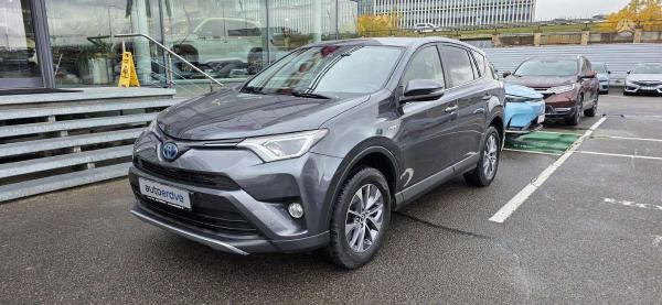 Grey Toyota RAV4 2018 in Vilnius, with an engine capacity of 2.49 L and mileage of 188 thousand km for 17650 €, photo 2 on AUTOMOTO.COM.LV