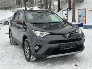 Grey Toyota RAV4 2018 in Kaunas, with an engine capacity of 2.49 L and mileage of 194 thousand km for 17350 €, photo 5 on AUTOMOTO.COM.LV