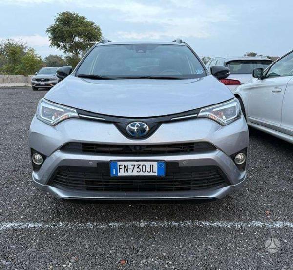 Pelēks Toyota RAV4 2018 Šauļi, ar dzinēja tilpumu 2.49 L un nobraukumu 105 tūkst. km par 17800 €, foto 2 vietnē AUTOMOTO.COM.LV