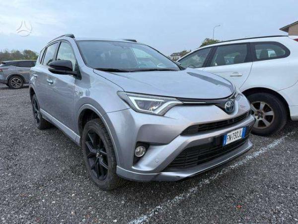 Pelēks Toyota RAV4 2018 Šauļi, ar dzinēja tilpumu 2.49 L un nobraukumu 105 tūkst. km par 17800 €, foto 3 vietnē AUTOMOTO.COM.LV