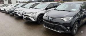 Grey Toyota RAV4 2018 in Vilnius, with an engine capacity of 2.49 L and mileage of 125 thousand km for 18888 €, photo 5 on AUTOMOTO.COM.LV