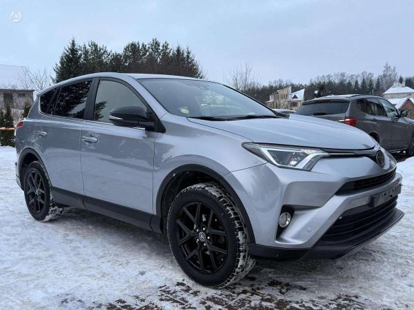 Pelēks Toyota RAV4 2018 Utena, ar dzinēja tilpumu 2.00 L un nobraukumu 214 tūkst. km par 14250 €, foto 3 vietnē AUTOMOTO.COM.LV