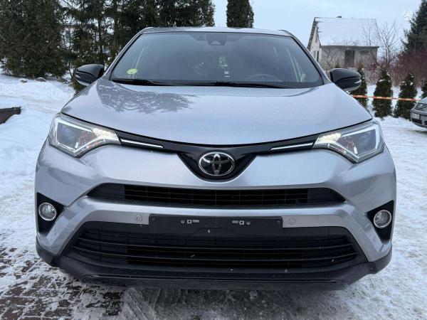 Pelēks Toyota RAV4 2018 Utena, ar dzinēja tilpumu 2.00 L un nobraukumu 214 tūkst. km par 14250 €, foto 7 vietnē AUTOMOTO.COM.LV
