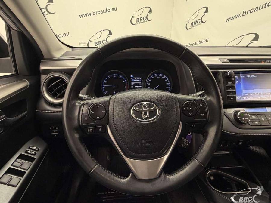 Grey Toyota RAV4 2018 in Vilnius, with an engine capacity of 1.99 L and mileage of 136 thousand km for 17500 €, photo 28 on AUTOMOTO.COM.LV