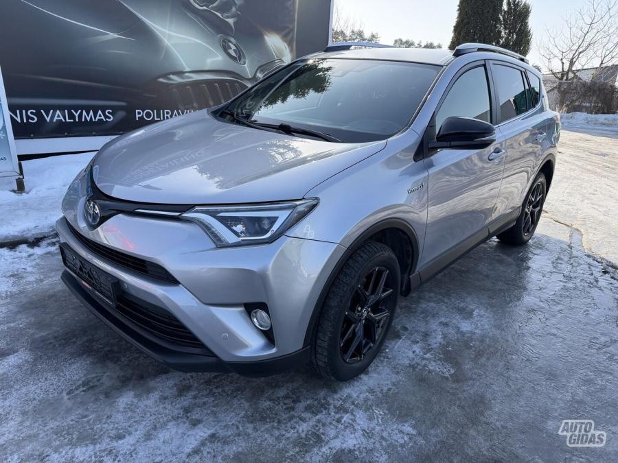 Grey Toyota RAV4 2018 in Vilnius, with an engine capacity of 2.50 L and mileage of 182 thousand km for 17350 €, photo 2 on AUTOMOTO.COM.LV