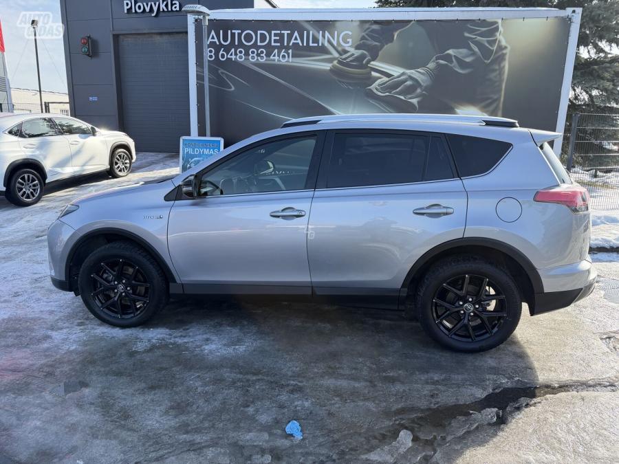 Grey Toyota RAV4 2018 in Vilnius, with an engine capacity of 2.50 L and mileage of 182 thousand km for 17350 €, photo 12 on AUTOMOTO.COM.LV