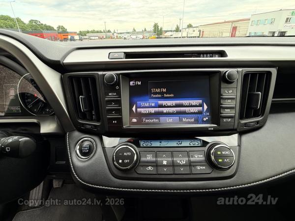 Pelēks Toyota RAV4 2018 Tartu, ar dzinēja tilpumu 2.00 L un nobraukumu 170 tūkst. km par 18499 €, foto 9 vietnē AUTOMOTO.COM.LV