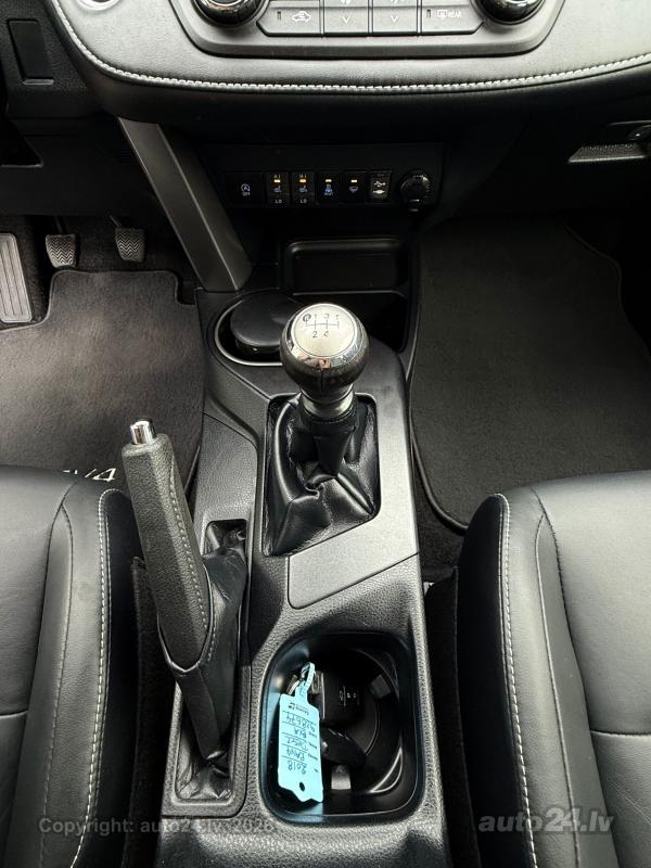 Pelēks Toyota RAV4 2018 Tartu, ar dzinēja tilpumu 2.00 L un nobraukumu 170 tūkst. km par 18499 €, foto 10 vietnē AUTOMOTO.COM.LV