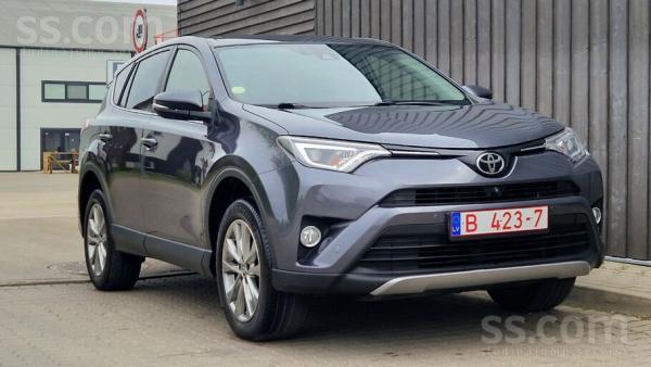 Pelēks Toyota RAV4 2018 Jelgava, ar dzinēja tilpumu 2.00 L un nobraukumu 235 tūkst. km par 15950 €, foto  vietnē AUTOMOTO.COM.LV