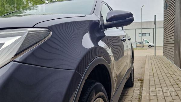 Grey Toyota RAV4 2018 in Jelgava, with an engine capacity of 2.00 L and mileage of 235 thousand km for 15950 €, photo 10 on AUTOMOTO.COM.LV