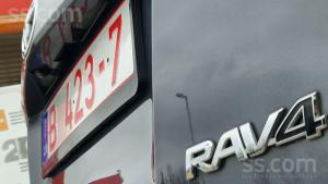Pelēks Toyota RAV4 2018 Jelgava, ar dzinēja tilpumu 2.00 L un nobraukumu 235 tūkst. km par 15950 €, foto 26 vietnē AUTOMOTO.COM.LV