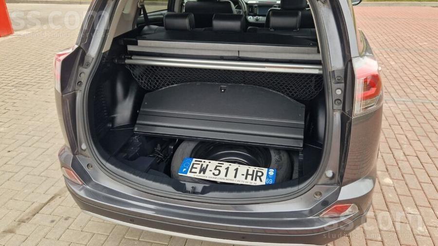 Pelēks Toyota RAV4 2018 Jelgava, ar dzinēja tilpumu 2.00 L un nobraukumu 235 tūkst. km par 15950 €, foto 27 vietnē AUTOMOTO.COM.LV