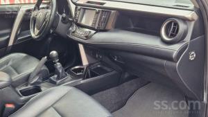 Pelēks Toyota RAV4 2018 Jelgava, ar dzinēja tilpumu 2.00 L un nobraukumu 235 tūkst. km par 15950 €, foto 29 vietnē AUTOMOTO.COM.LV