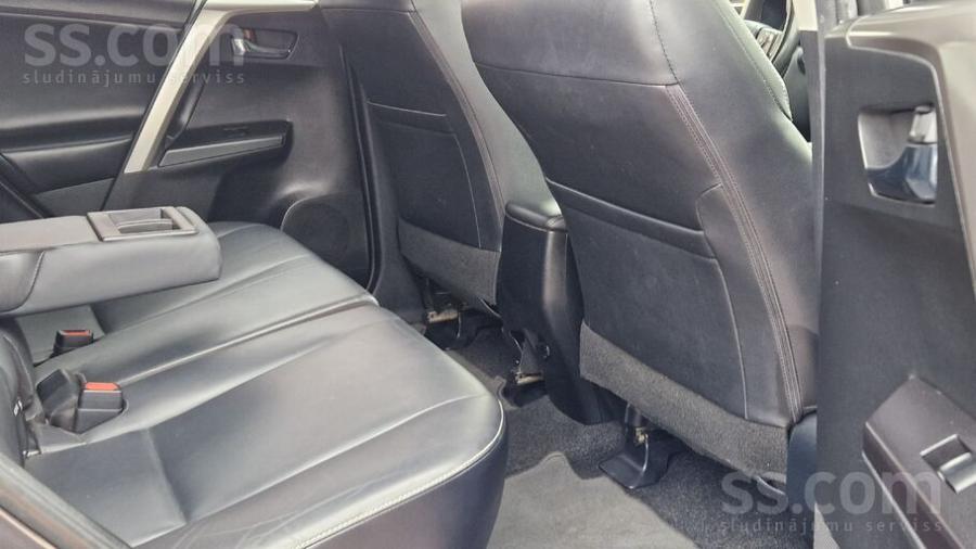 Pelēks Toyota RAV4 2018 Jelgava, ar dzinēja tilpumu 2.00 L un nobraukumu 235 tūkst. km par 15950 €, foto 30 vietnē AUTOMOTO.COM.LV