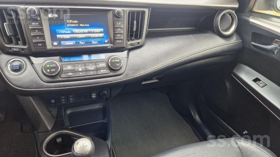 Pelēks Toyota RAV4 2018 Jelgava, ar dzinēja tilpumu 2.00 L un nobraukumu 235 tūkst. km par 15950 €, foto 31 vietnē AUTOMOTO.COM.LV