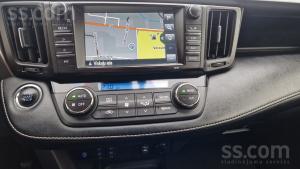 Pelēks Toyota RAV4 2018 Jelgava, ar dzinēja tilpumu 2.00 L un nobraukumu 235 tūkst. km par 15950 €, foto 32 vietnē AUTOMOTO.COM.LV