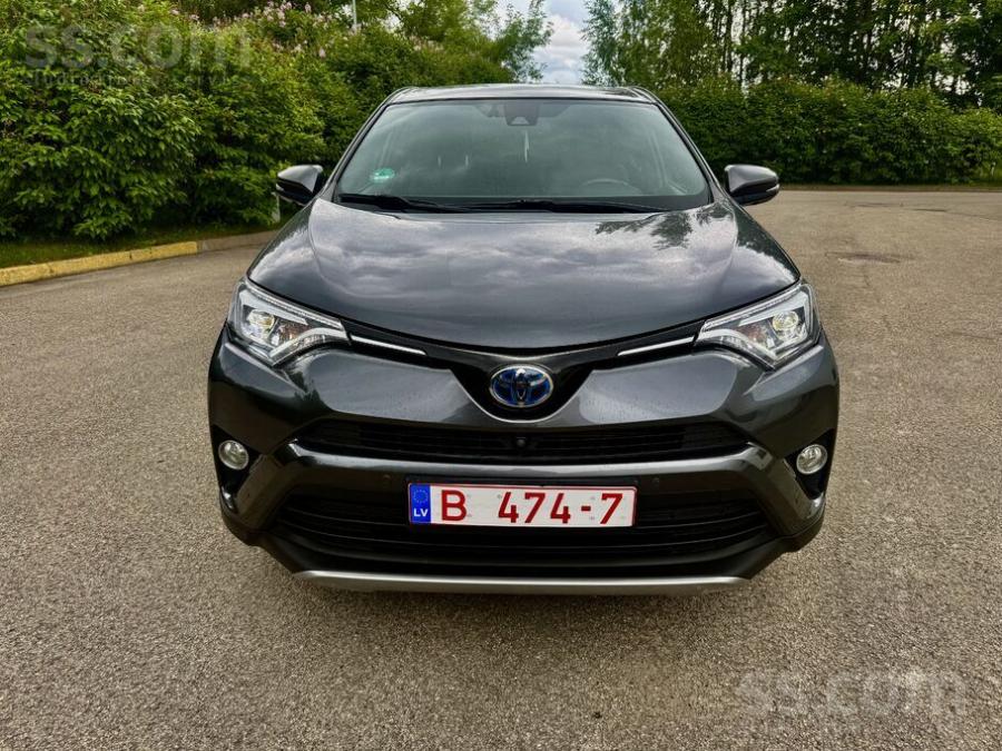 Pelēks Toyota RAV4 2018 Rīga, ar dzinēja tilpumu 2.50 L un nobraukumu 140 tūkst. km par 16997 €, foto 6 vietnē AUTOMOTO.COM.LV