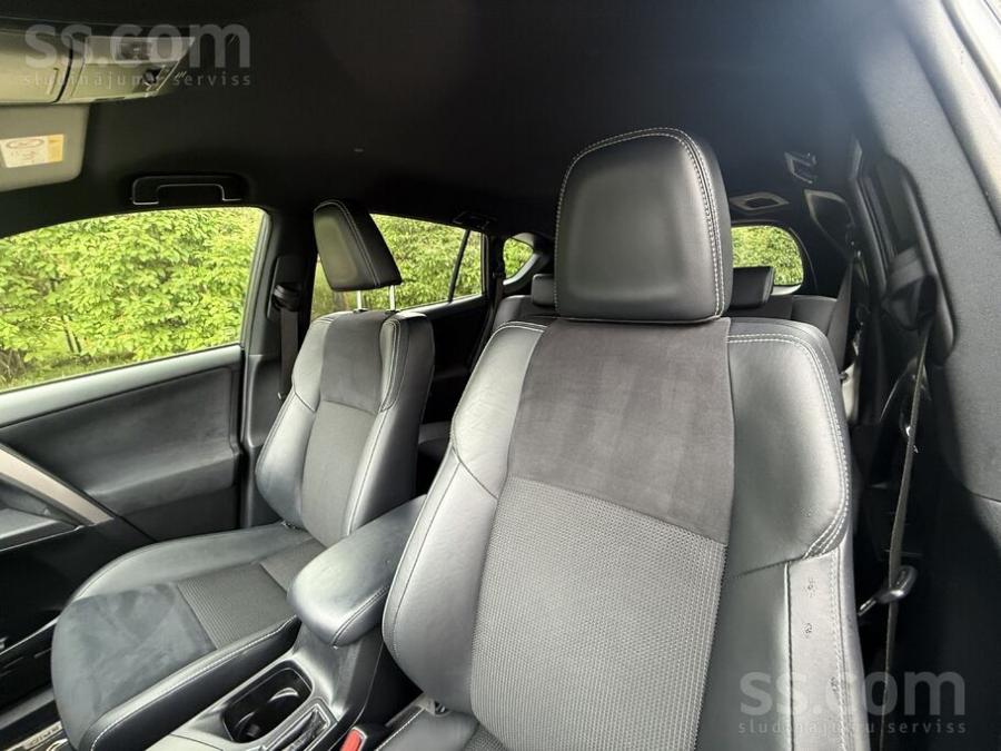 Pelēks Toyota RAV4 2018 Rīga, ar dzinēja tilpumu 2.50 L un nobraukumu 140 tūkst. km par 16997 €, foto 12 vietnē AUTOMOTO.COM.LV