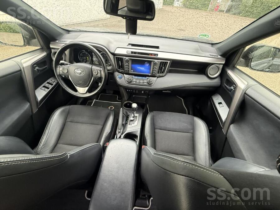 Pelēks Toyota RAV4 2018 Rīga, ar dzinēja tilpumu 2.50 L un nobraukumu 140 tūkst. km par 16997 €, foto 16 vietnē AUTOMOTO.COM.LV