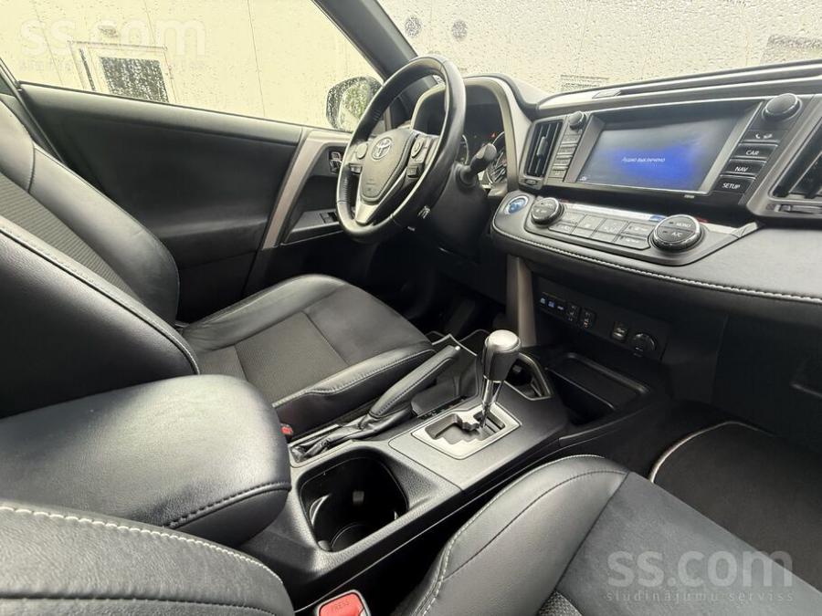 Pelēks Toyota RAV4 2018 Rīga, ar dzinēja tilpumu 2.50 L un nobraukumu 140 tūkst. km par 16997 €, foto 19 vietnē AUTOMOTO.COM.LV